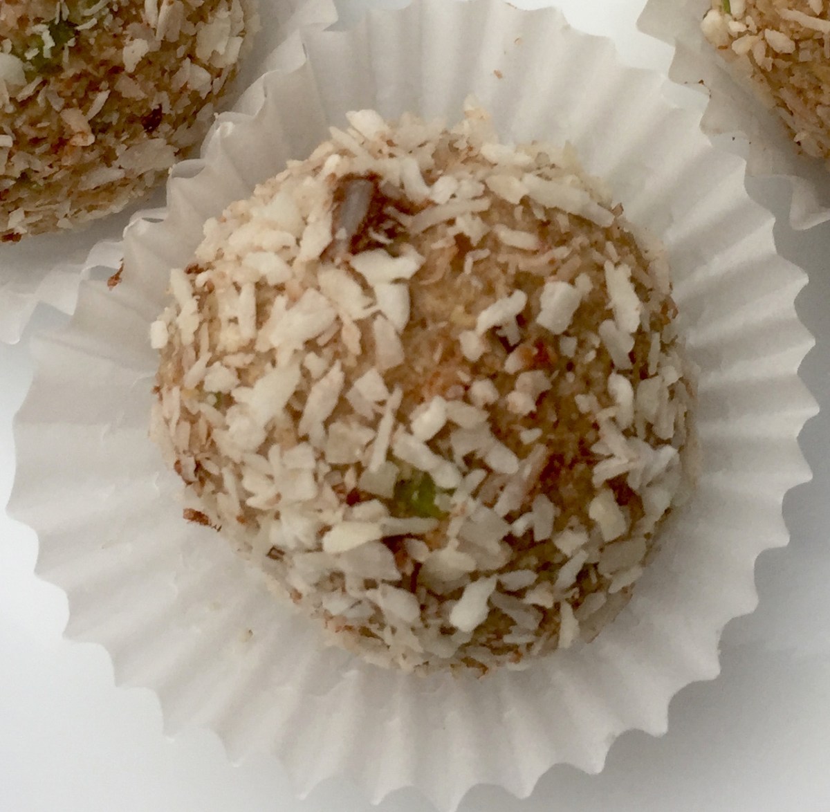 Chocolate Bon Bons with Dates, Walnuts and Apples – Eat the Vegan Rainbow